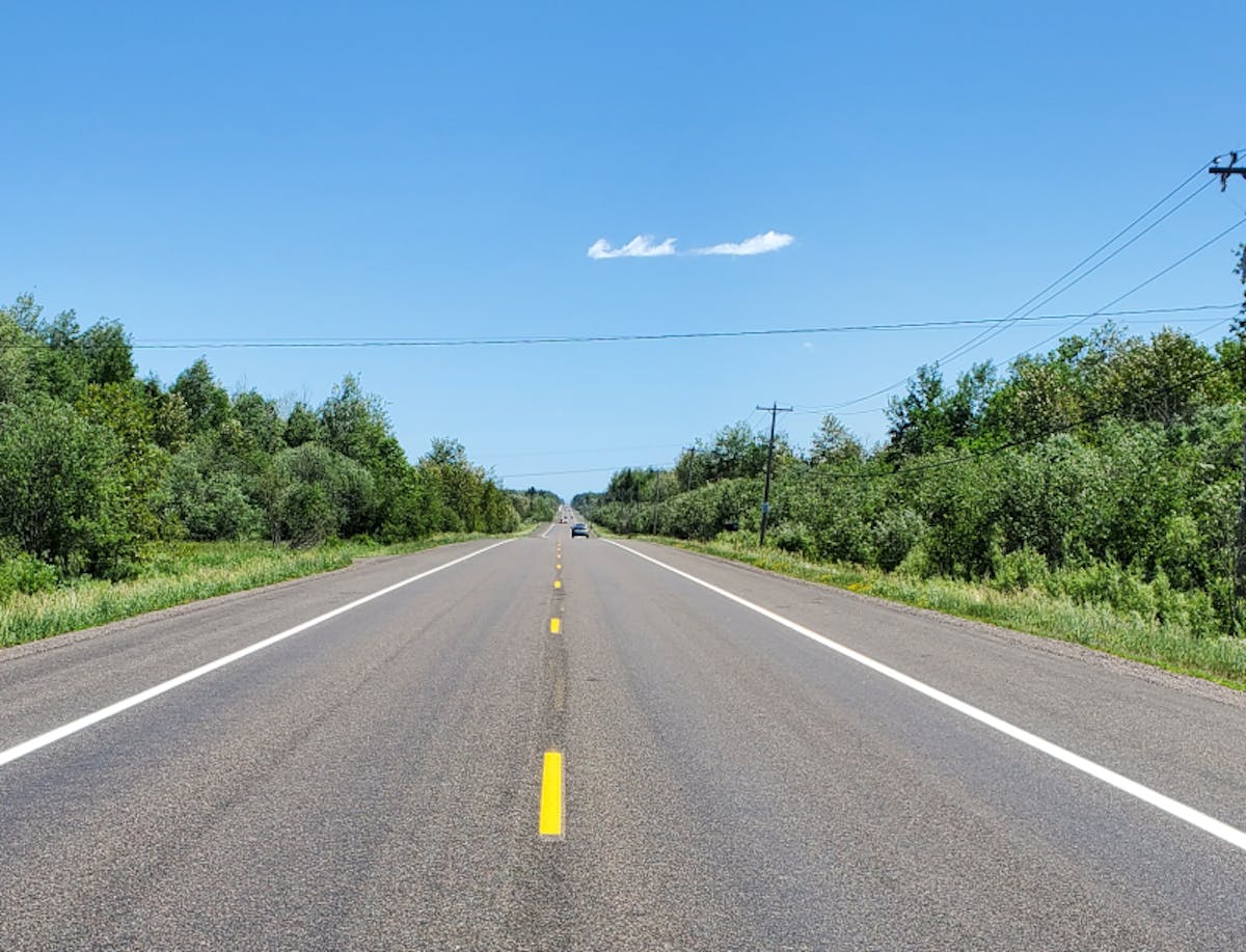 Setting a wet reflective pavement marking specification | Roads and Bridges