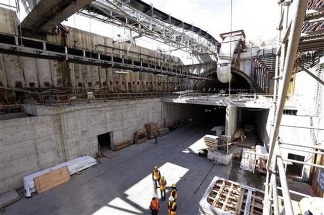 ROADS/BRIDGES: Delays cause Alaskan Way Viaduct project in Seattle to ...