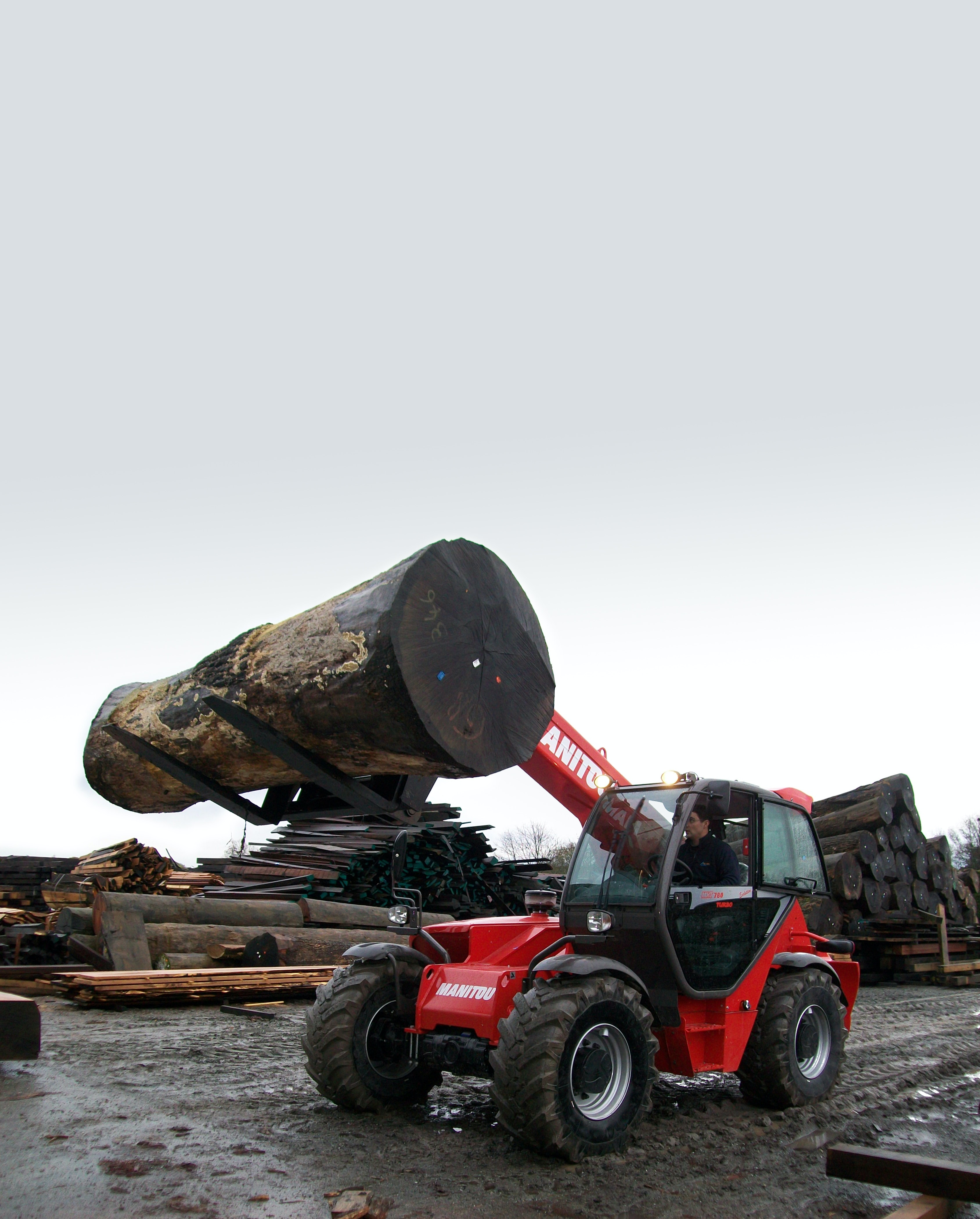 Manitou MHT 780 Heavy Capacity telescopic handler | Roads and Bridges