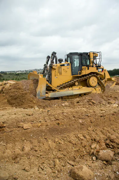 Caterpillar D6T | Roads and Bridges