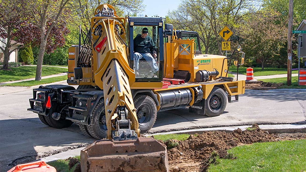 Xl 4100 V Versatility and Mobility Deliver big Benefits on Big Curb and ...